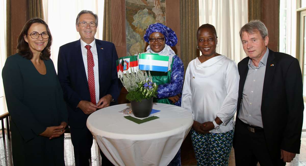 Städtepartnerschaft mit Bo in Sierra Leone - Viele Informationen und ...